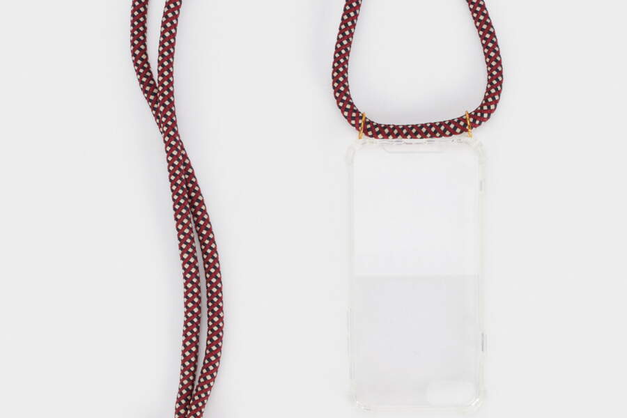 Cordon de téléphone : 10 modèles stylés pour adopter l’accessoire ...