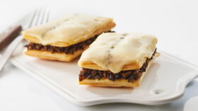 Allumettes feuilletées à la saucisse facile et rapide : découvrez les ...