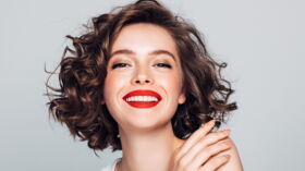 Skinification : la routine capillaire à adopter illico pour sublimer ...