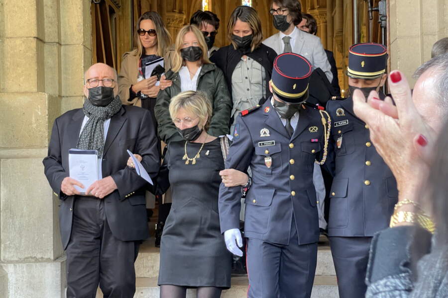 Alexia Laroche-Joubert : les images émouvantes des obsèques de son ...