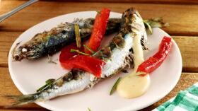 Jambonnette de pintade au chaource sauce ratafia facile : découvrez les ...