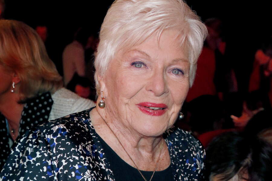 Line Renaud : son évolution physique en images - Femme Actuelle