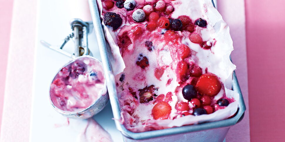 Glace au fromage blanc et fruits rouges facile : découvrez les recettes ...