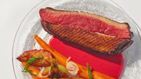 Magret de canard aux pommes et fruits rouges facile et rapide ...