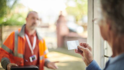 Faux numéros d’urgence : attention à cette arnaque qui circule : Femme ...