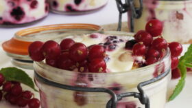 Tiramisu aux fruits rouges en verrine facile et rapide : découvrez les ...