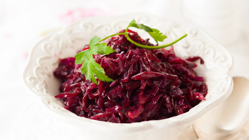 Chou rouge aux lardons facile et rapide : découvrez les recettes de ...