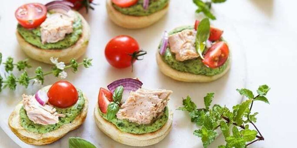 Mini pitas à la poêle, houmous vert et thon entier facile et rapide ...