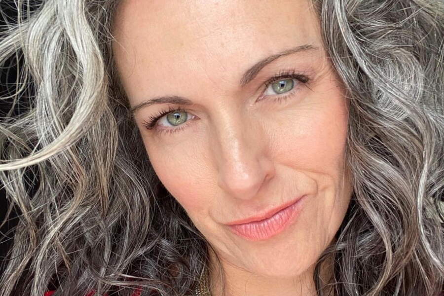 25 inspirations pour passer aux cheveux gris. - Femme Actuelle