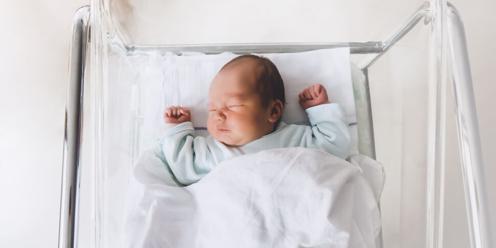 Allaitement : qu'est-ce que la frénotomie, cet acte chirurgical pointé ...