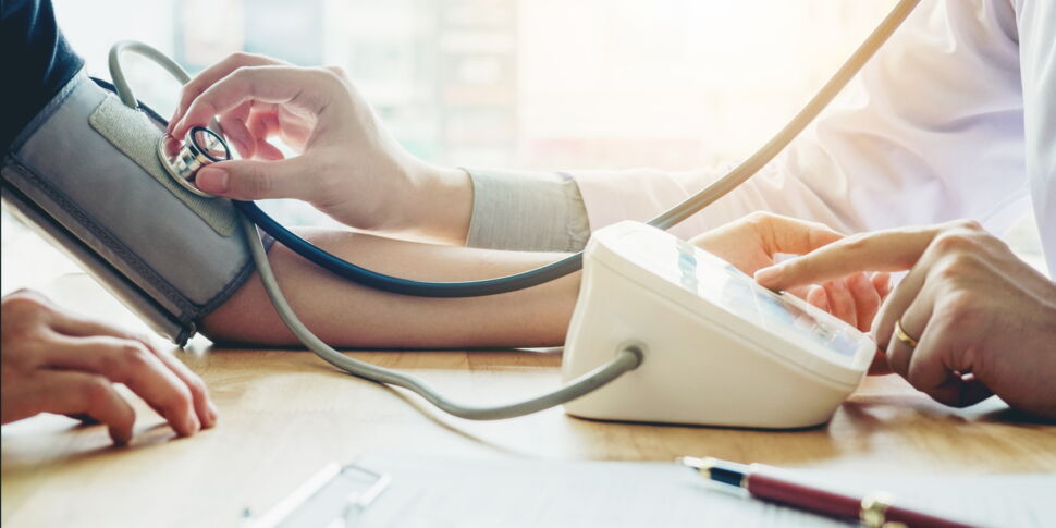 Maladie chronique : définition, liste complète et prise en charge ...