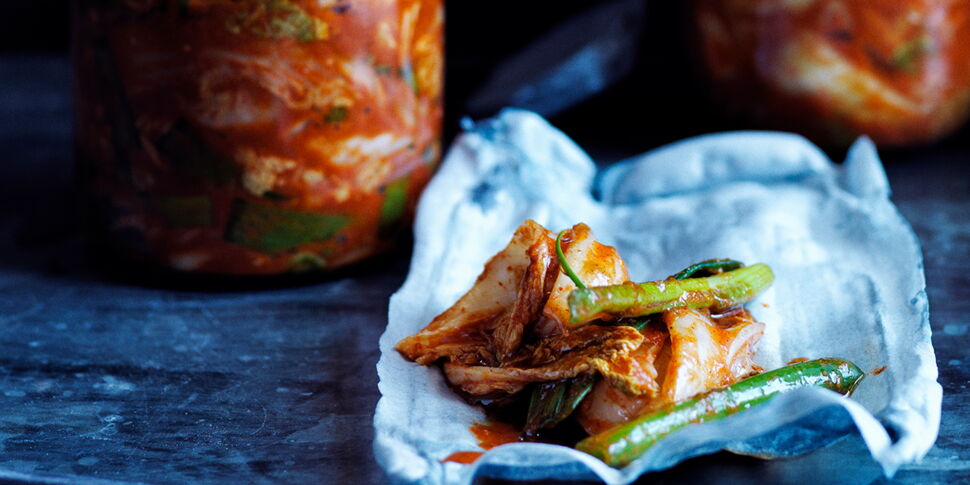 Kimchi, ou condiment de chou fermenté rapide : découvrez les recettes ...