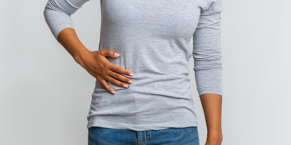 Colique hépatique : causes, symptômes, aliments à éviter, traitements ...