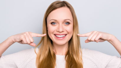 Boutons sur les joues : qu’est-ce que c’est et comment s’en débarrasser ...