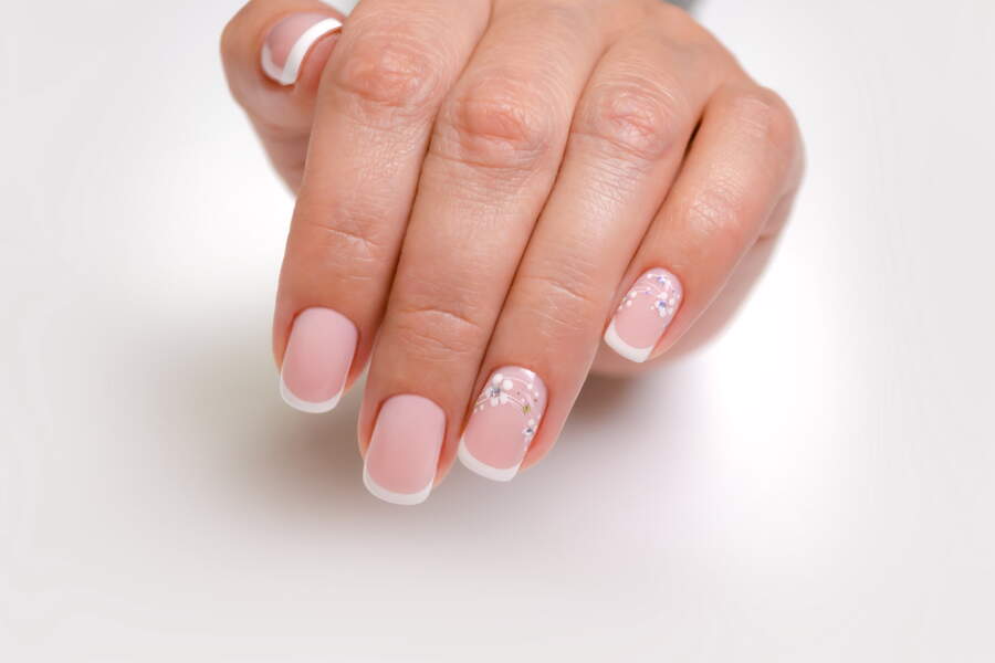 25 idées canons pour adopter une french manucure originale - Femme Actuelle