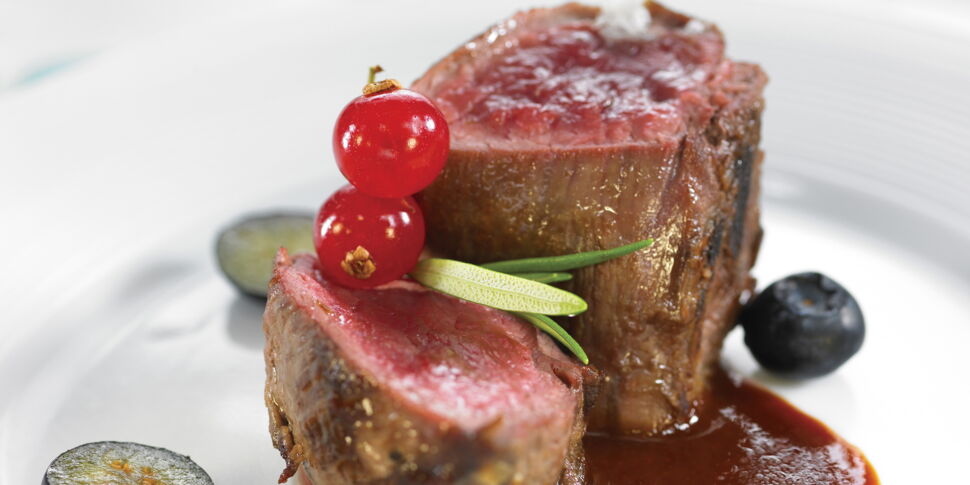 Filet de cerf aux groseilles et myrtilles rapide : découvrez les ...