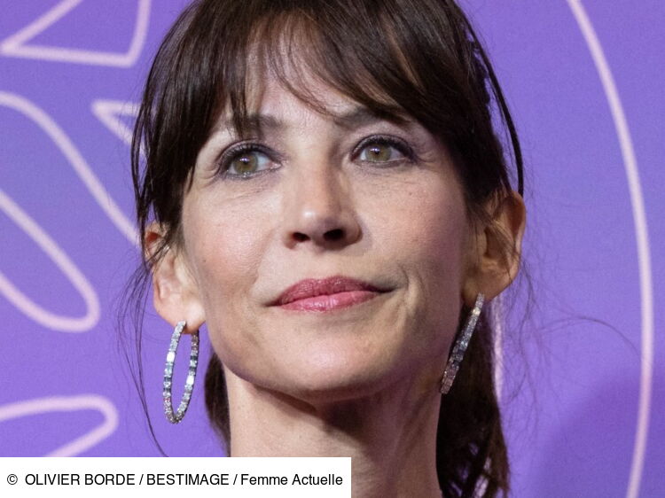 Sophie Marceau à couper le souffle : décolleté vertigineux et ...