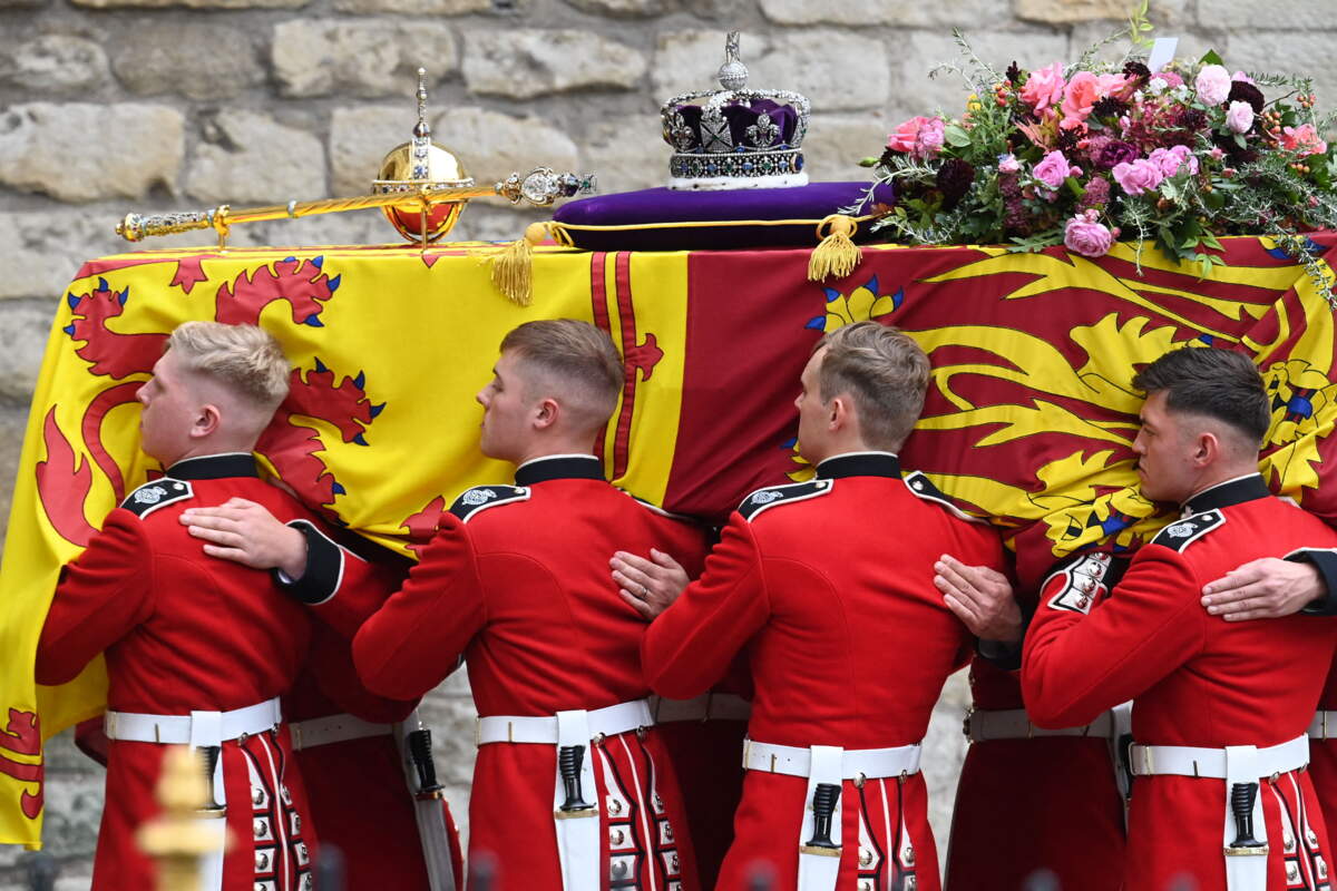 Obsèques d'Elizabeth II : les photos les plus émouvantes des ...