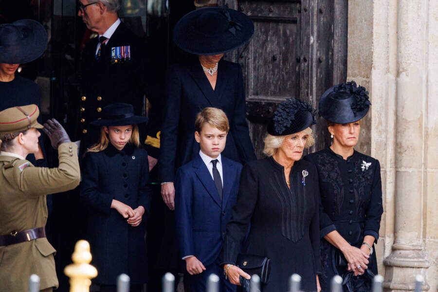 Funérailles d'Elizabeth II : la princesse Charlotte, éprouvée par le ...