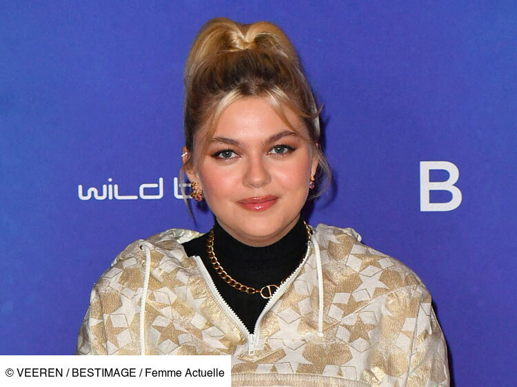 Louane trop canon en veste blazer cuir et jean taille haute qui sublime ...