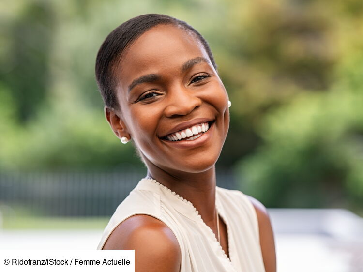 Fake dimples : cette astuce maquillage pour se créer des fossettes fait ...