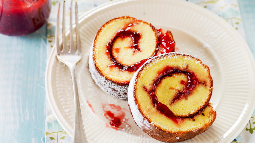 Biscuit roulé à la confiture de framboises rapide : découvrez les ...