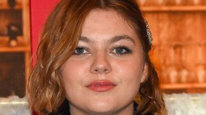 Louane ultra-glamour elle ose le make-up tendance du moment : Femme ...