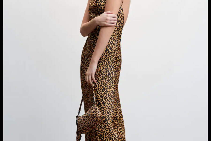 Zara, Mango, Naf Naf : voici les plus belles robes pour Nouvel an 2023 ...