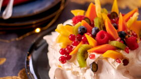Pavlova aux fruits rouges super facile : découvrez les recettes de ...