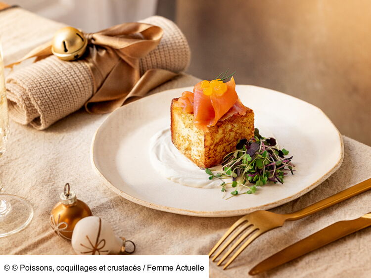 Truite fumée, cube de pain perdu sur son lit de fromage frais facile et ...