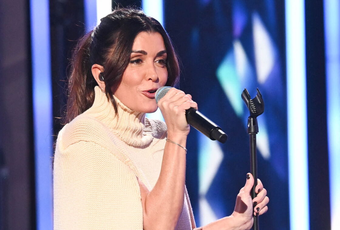 Voici la coiffure tendance et rajeunissante adoptée par les stars ...