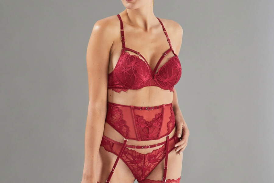 Voici les plus beaux ensembles de lingerie à s'offrir pour la Saint ...