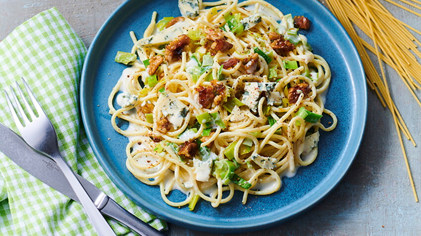 Spaghetti aux légumes et fromages facile et rapide : découvrez les ...