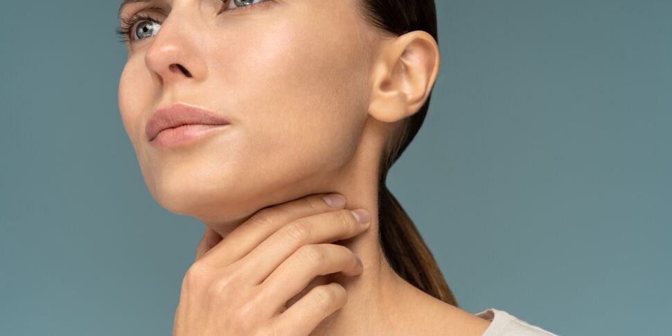 Mal de gorge persistant : les différentes causes possibles : Femme ...