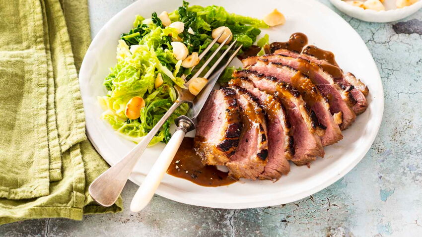 Magret de canard à l’orange, chou braisé aux noix de macadamia facile ...