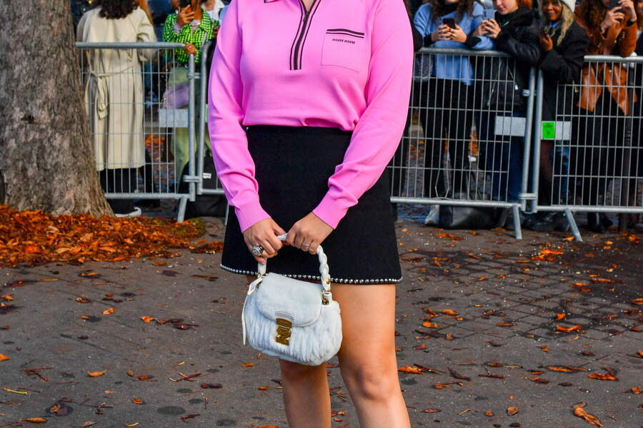 Jupe transparente, robe satinée, crop top et "micro jupe" : retour en ...