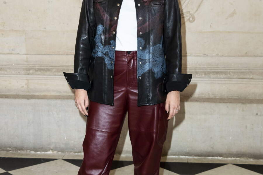 Jupe transparente, robe satinée, crop top et "micro jupe" : retour en ...