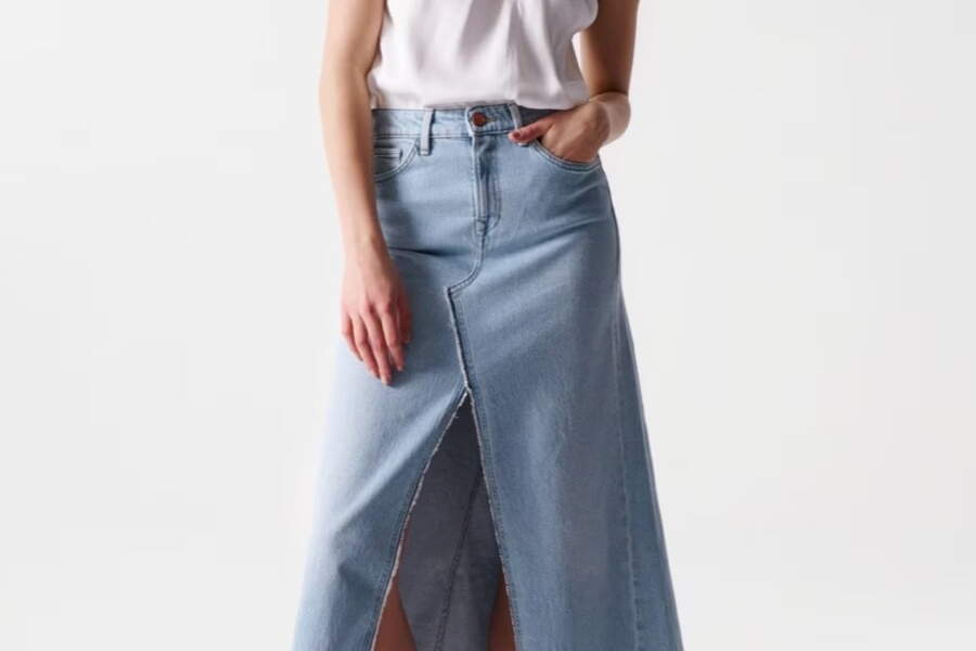 Jupe longue en jean : 20 modèles sublimes pour adopter la grande tendance de la saison - Femme ...