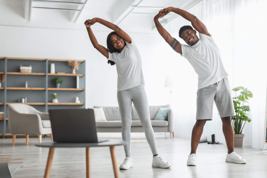 Abdos debout : 5 exercices hyper efficaces pour un ventre plat - Femme ...