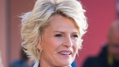 Sophie Davant sublime : elle adopte la robe noire semi-transparente en maille (ultra tendance ...