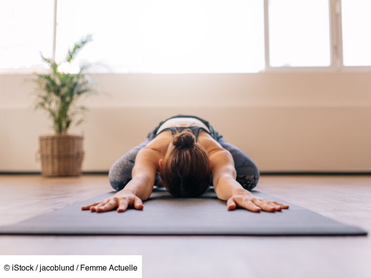 Hyperlaxité : définition, symptômes, est-ce une maladie ? : Femme ...