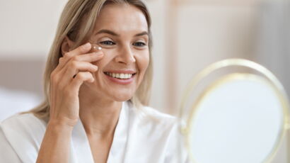 L’astuce d’une maquilleuse pour que le rouge à lèvres ne file pas dans ...