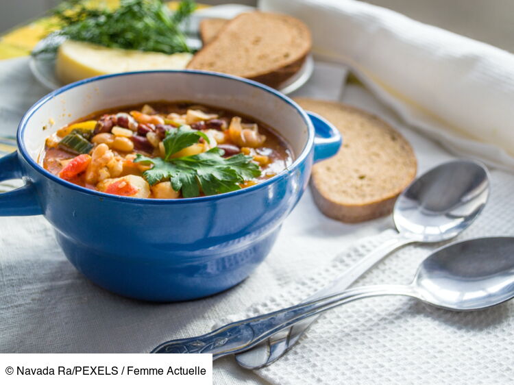 Frigo vide : comment réussir une soupe avec peu d'ingrédients ? : Femme ...
