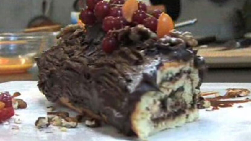Bûche de noël au chocolat et à l'infusion de fruits rouges facile ...