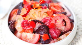 Salade de riz rouge, chorizo et poivrons rôtis facile : découvrez les ...