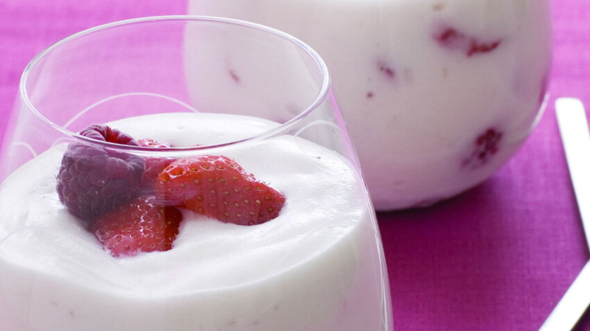 Mousse au fromage blanc et fruits rouges facile et rapide : découvrez ...