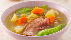 Soupe au chou rouge facile et rapide : découvrez les recettes de ...