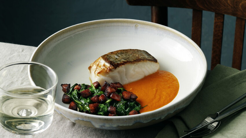 Skrei rôti sauce aux poivrons, chorizo et olives facile et rapide ...