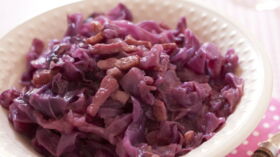 Chou rouge aux lardons facile et rapide : découvrez les recettes de ...