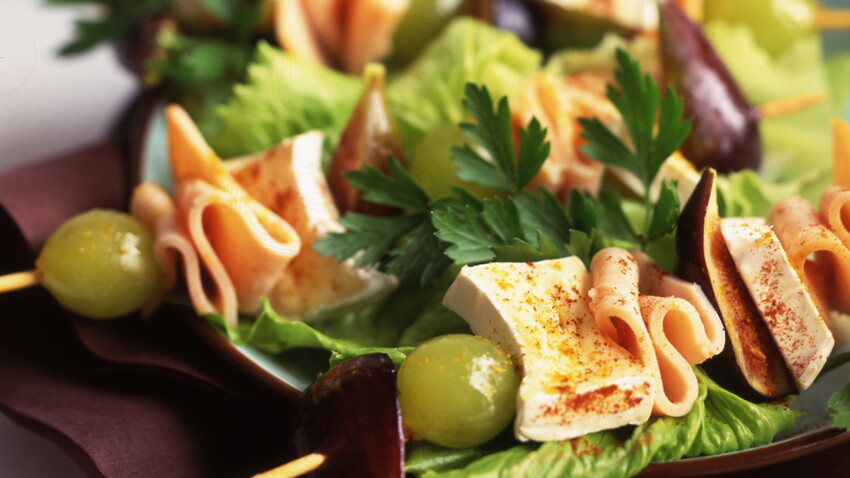 Brochettes de fruits et Mini-Caprice facile et rapide : découvrez les ...